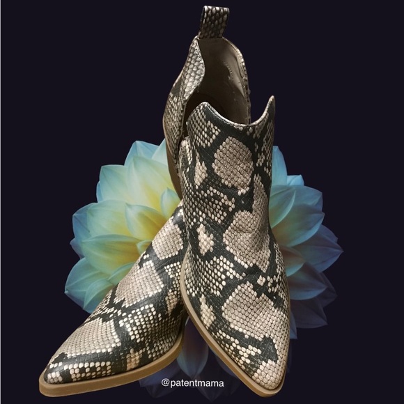 Universal Thread | Shoes | Universal Threads Womens Faux Snakeskin ...